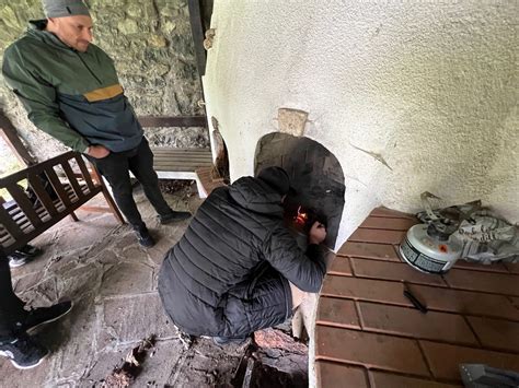 Обучение по стрелба на английски и български език с пушка помпа автомат Ak 47 и пистолет Glock