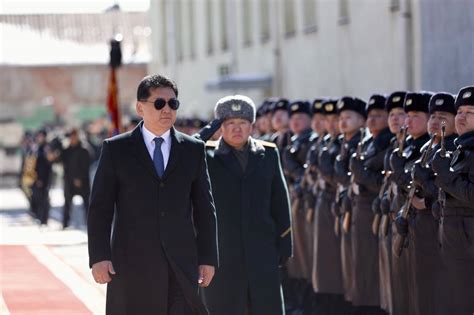 ЗЭВСЭГТ ХҮЧНИЙ ЕРӨНХИЙ КОМАНДЛАГЧ У ХҮРЭЛСҮХ ДОТООДЫН ЦЭРГИЙН ШТАБЫН ҮЙЛ АЖИЛЛАГААТАЙ ТАНИЛЦЖЭЭ