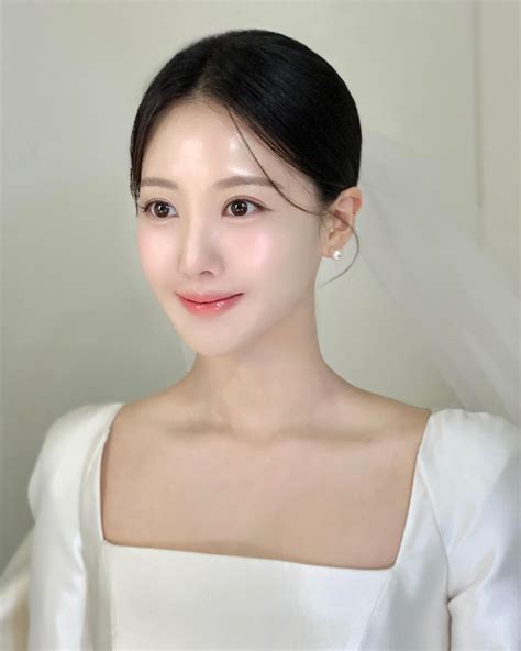 청담러비 메이크업 나현부원장🖤 피치피치🍑 예쁘셨던 우리 신부님🤍 헤어고영실장님 메이크업나현부원장 청담러비 베리굿웨딩 김현정부장님 Instagram