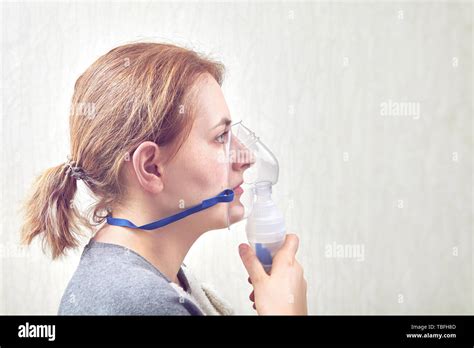 Nebulizer Asthma Hi Res Stock Photography And Images Alamy