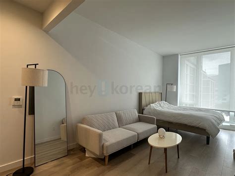 침대 소파 스탠딩 데스크 커피테이블 스탠드램프 전신거울