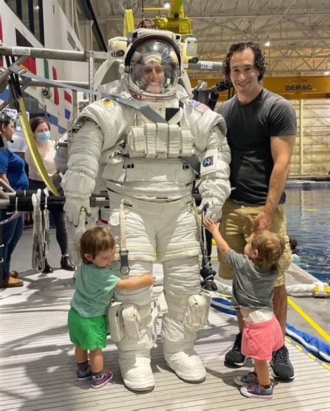 گشت و گذار فرزندان فضانورد ایرانی در آزمایشگاه ناسا ایسنا