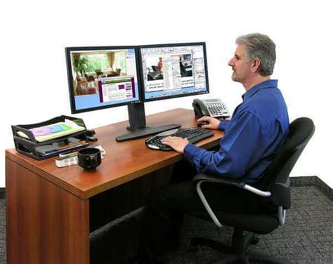 Dual Monitor Setup Is It Worth Working With Two Monitors In 2022