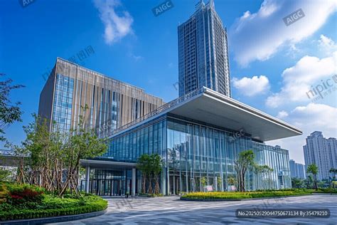 Ai创作图高楼 玻璃建筑 绿植 广场 蓝天 商务楼 现代建筑 城市景观 办公楼 绿化 天空 幕墙 建筑外观 户外场景 城市建筑nipic