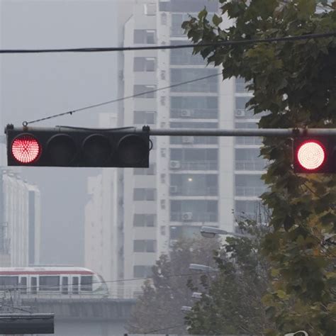교차로 진입 전 켜진 노란불 안 멈췄다면 신호위반 썰리