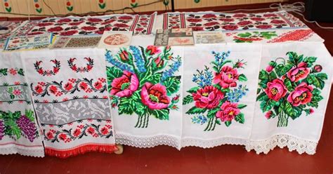 Як вишити український рушник розказали і показали на тематичному майстер класі у Ташані ФОТО