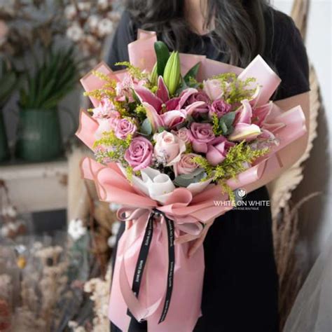 Lily Mix Flower Bouquet White On White