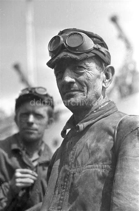 Ddr Fotoarchiv Wismar Werftarbeiter Wismar 1961