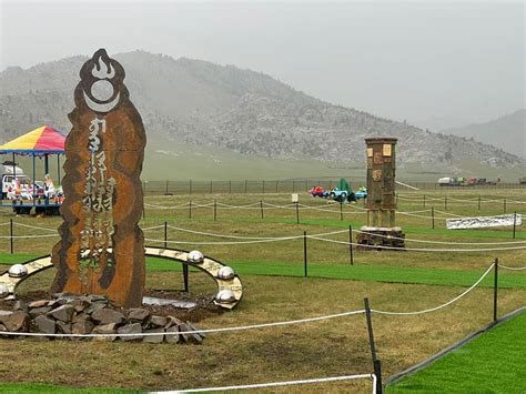 Амжилт бүтээн байгуулалтаар их ойгоо угтаж буй Архангай