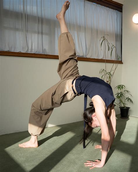 무브웜 Movewarm [🌙 Lunar New Year 3] 어느새 연휴가 끝나가고 있네요 긴 연휴일수록 후유증이 우려되는데요 그럴 때 가벼운 운동으로 몸을