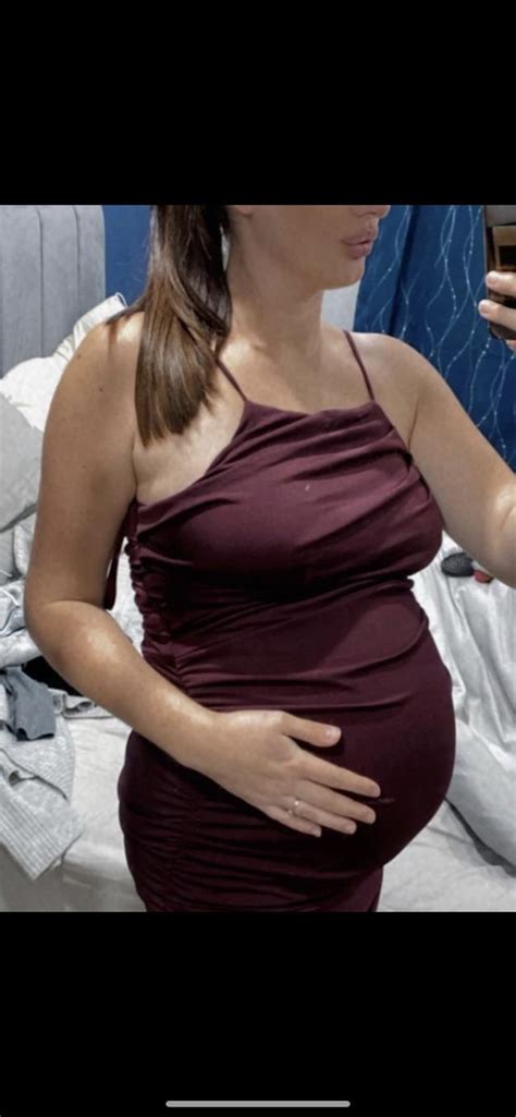 Love Bump In This Dress 💗 R Pregnantgonewild