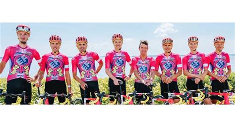 Ciclismo El Ef De Rigoberto Urán Podría Perder A Uno De Sus Mejores