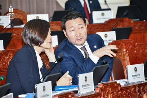 УИХ ын чуулганы өнөөдрийн нэгдсэн хуралдаанаар соёрхон батлах гурван хуулийг баталлаа