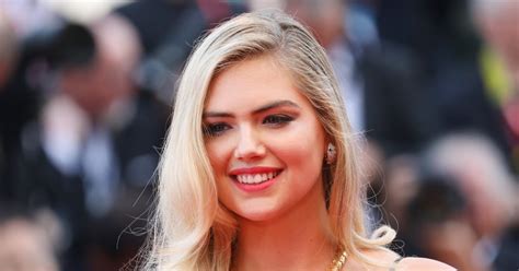 Remember When Si Swimsuit Went Zero Gravity With Kate Upton Parade