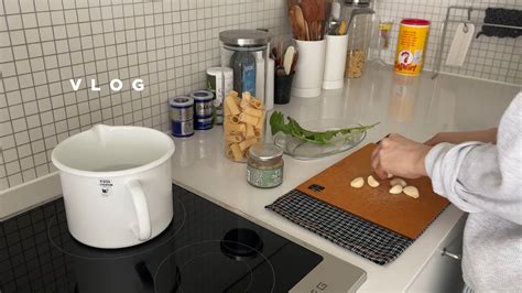 Vlog 프리랜서의 집밥 브이로그 트러플 갈릭 파스타 파사드패턴 빈티지 캐빈백 Cos 입어보기 Youtube