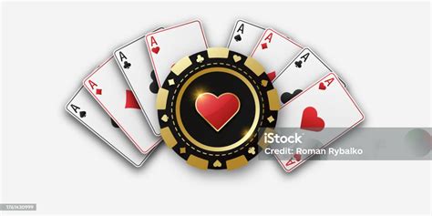 하트 도박 토큰의 한 벌과 현실적인 플레이 칩 카드 놀이의 팬은 모든 슈트의 에이스입니다 포커 또는 카지노를 플레이하는 개념 흰색 Bg에 벡터 그림 가리키기에 대한 스톡