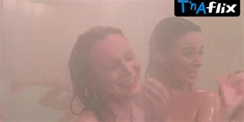 Martine Brochard Breasts Butt Scene In Prigione Di Donne Tnaflix Com