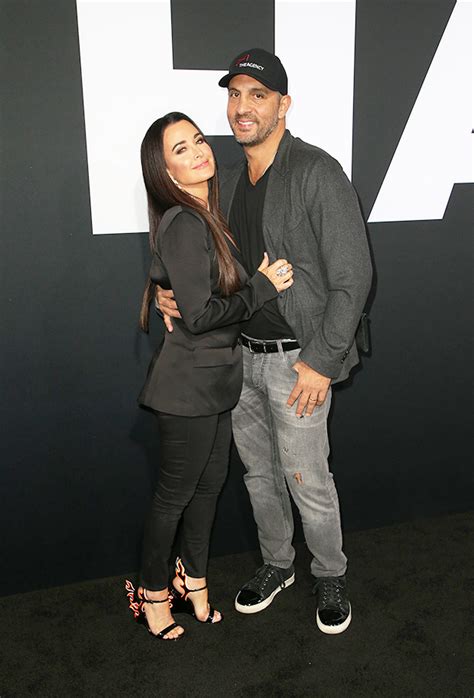 Kyle Richards Dodges Questions About Morgan Wade Dating Rumors Video