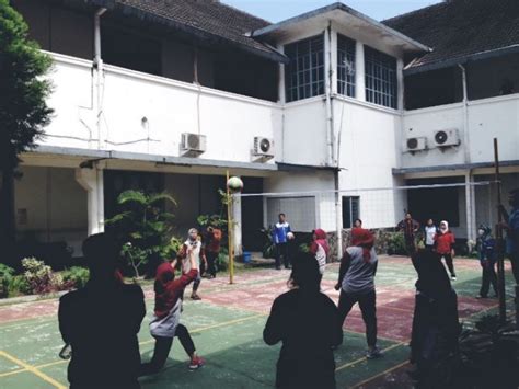 Tim Voli Putri Dbsmb Raih Juara Ii Dies Natalis Vokasi Dbsmb