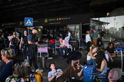 스페인·포르투갈 정전 11시간째절반 복구됐으나 원인 규명은 아직종합 스페인·포르투갈 정전 11시간째절반 복구됐으나 원인 규명은 아직종합