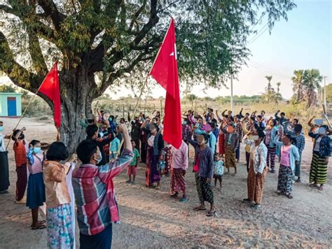 လက်ပံတောင်းတောင်ဒေသ လူထု သပိတ် စစ်ကြောင်း အကြမ်းဖက် စစ်ကောင်စီ ဖြုတ်ချရေး ချီတက် ဆန္ဒပြ Khit