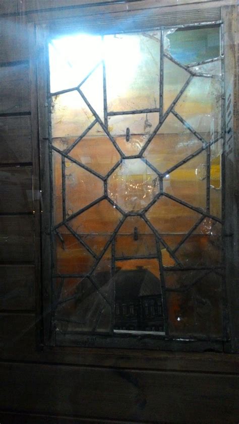 Неорганические диэлектрики: Фарфор, стекло, слюда, керамики, асбест ...