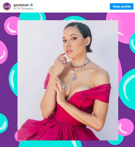 Hairstyles That Are Perfect For Round Faces According To Stylists