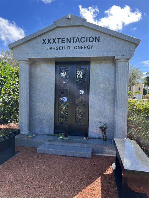 First Time Visiting Miami Had To Make A Stop ️🕊 Rxxxtentacion