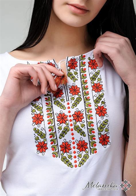 Молодіжна жіноча вишита футболка із рослинним орнаментом «Гармонійна