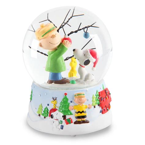 The Peanuts Musical Snowglobe Hammacher Schlemmer Snow Globes Charlie Brown And Snoopy Snoopy