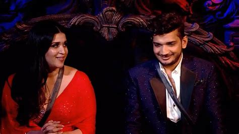 Bigg Boss 17 घर में आते ही मुनव्वर फारुकी मन्नारा चोपड़ा में हुईं