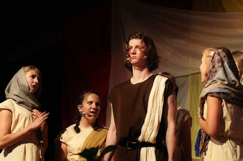 25 Kinesthetic Learning Examples 2022