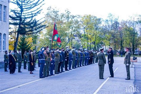 Офицерите от випуск „Добруджански“ на Военна академия „Г С Раковски“ получиха днес дипломите си
