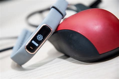 Garmin Launches Connected GPS Functionality For Wearables Without GPS Vivosmart Vivomove