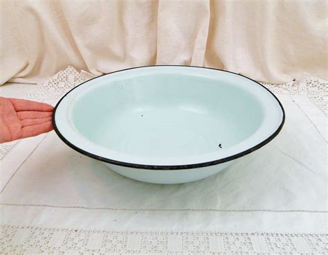 Enamel Wash Basin