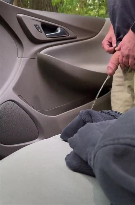 Roadside Piss Video Thisvid Com