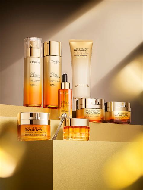 巴黎欧莱雅loréal Paris On Behance Gold Skincare Fragrance Photography Loreal Cosmetics
