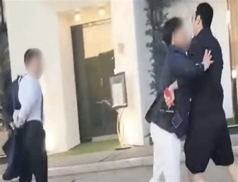 조폭 응징” 외치던 유튜버 괴한 3명에 ‘너클 폭행 당했다