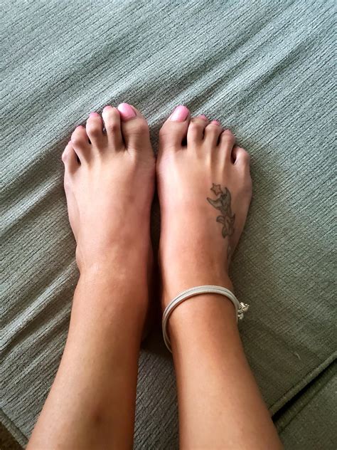Lazy Sundays Are The Best R Feetishh