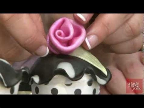 Fondant Tips Techniques Fondarific Fondant Tips Cute Cupcakes Delicious Holiday Recipes