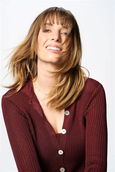 Pin By Brigitte Dean On Maya Hawke In Maya Attractive People Famous Women