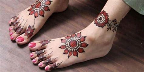 بیش از ۴۰ مدل جدید و خاص طرح حنا روی پا