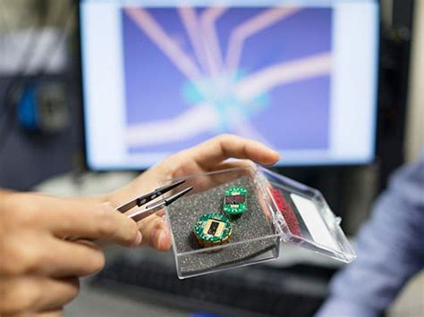 Graphene Based Magnetoresistance Sensor 200 Times As Sensitive As Silicon Ieee Spectrum