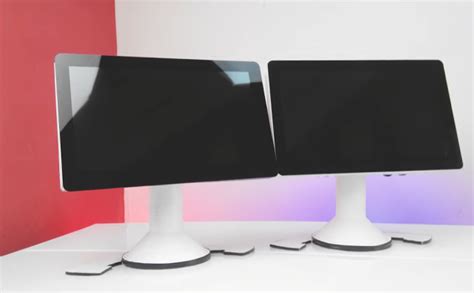 Custom Raspberry Pi Mini PC Features Dual Monitor Setup