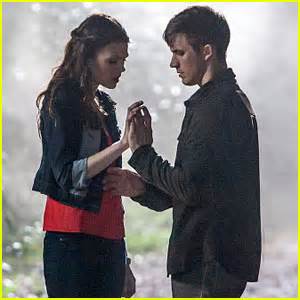 Matt Lanter And Aimee Teegarden ‘star Crossed Series Preview Watch