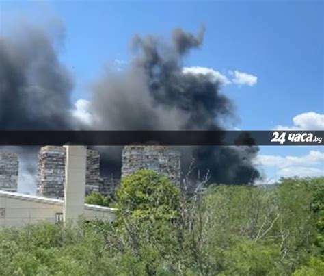 Гори покривът на техническия университет във Варна