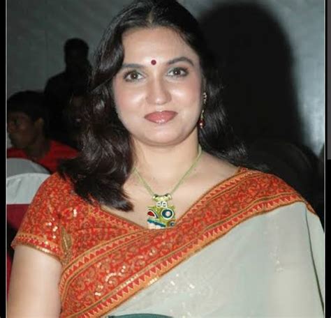 ரீ என்ட்ரி கொடுக்கும் சுகன்யா ஆளே அடையாளம் தெரியாமல் மாறிப்போன நடிகை சுகன்யா Tamil Spark