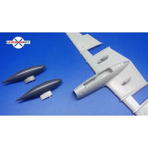 AC 72056 P 38 Fuel Tanks 150 Gal Set