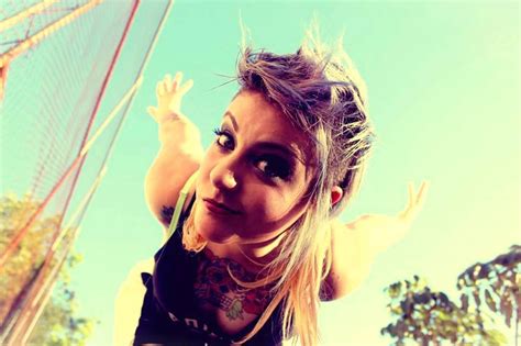 Manu L revelação da internet para os palcos Curitiba Cult Curitiba Cult Agenda cultural