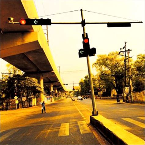 6 Meter Traffic Signal Cantilever Pole Manufacturers Shri Balaji Enterprises